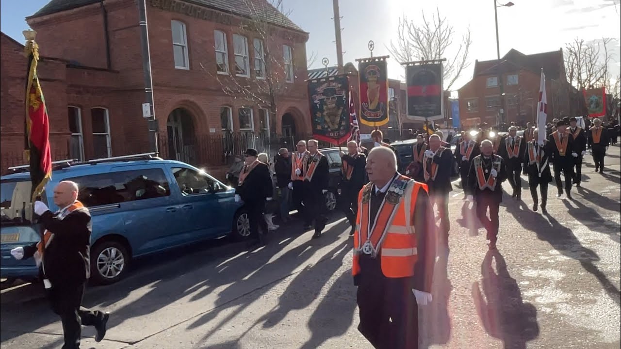 UDR 2 Memorial Parade (Belfast) - YouTube