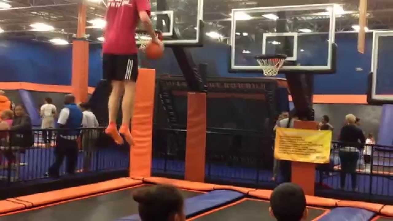 Sky Zone Front Flip Dunk - YouTube