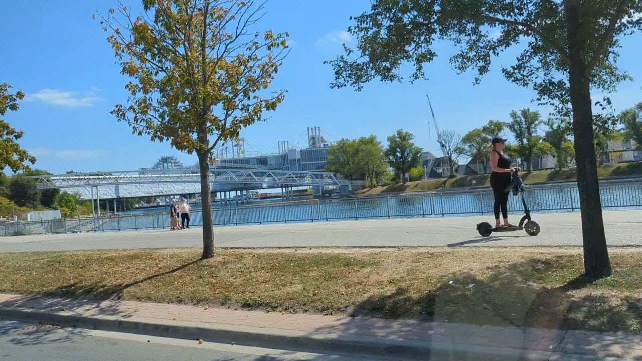 Driving Around Toronto Downtown Bay Area - YouTube