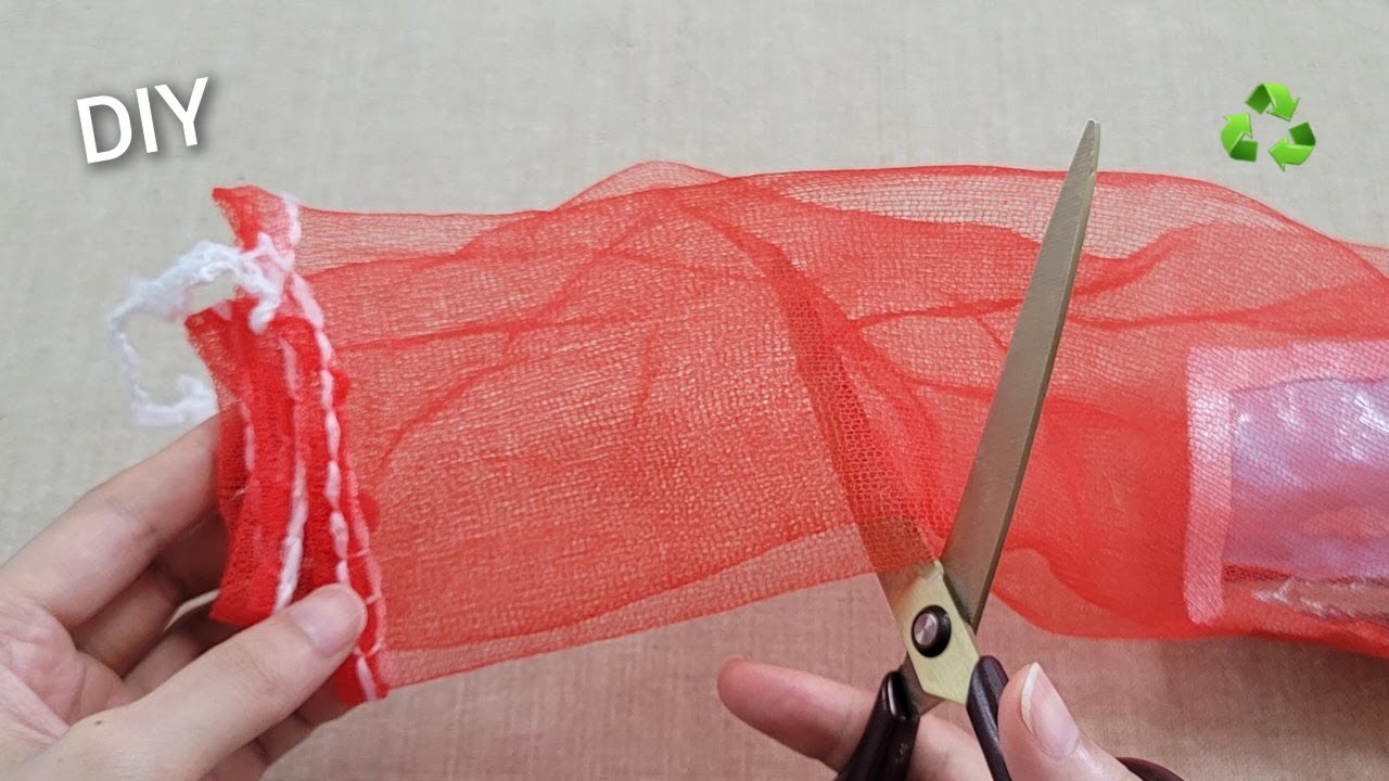 How can it be this easy? You'll love this super idea with onion net ...