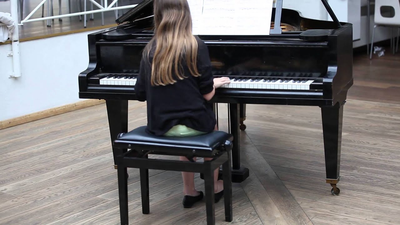 Yiruma: River Flows In You - by: Sara Raba - YouTube