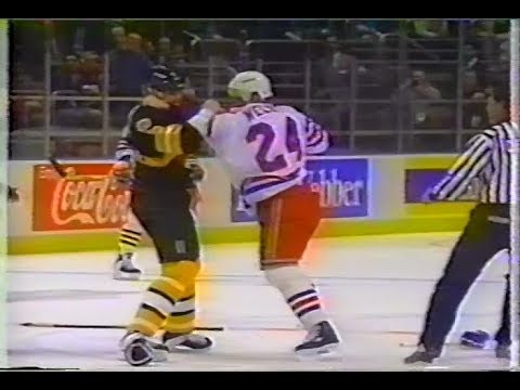 Jay Wells vs Glen Featherstone - YouTube