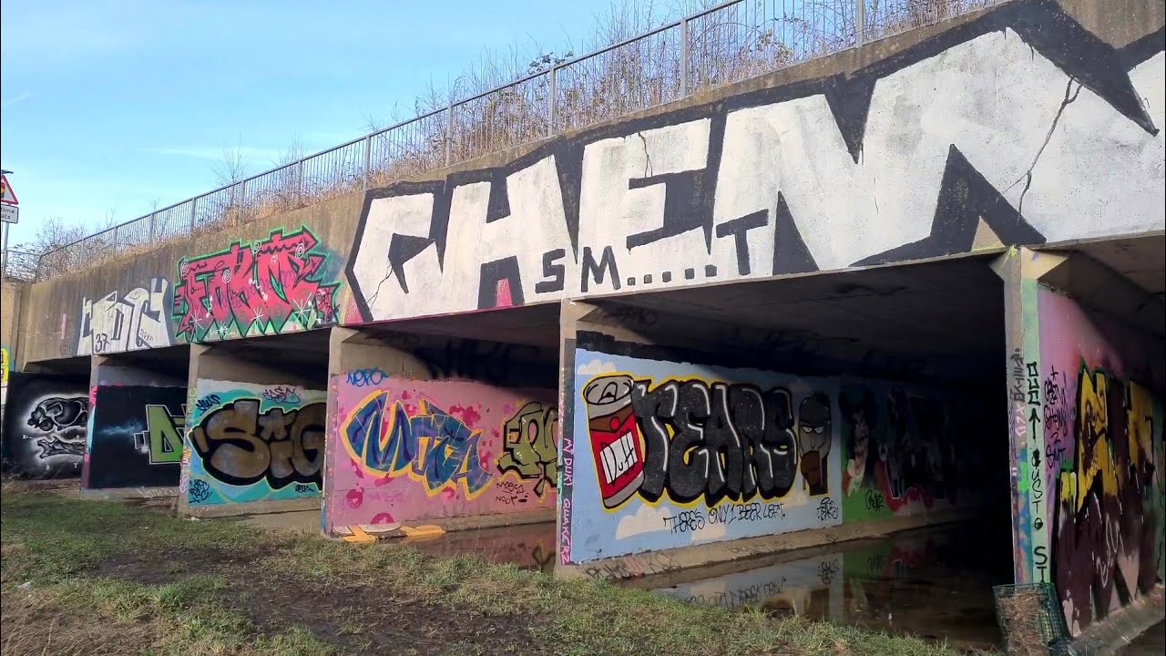 Awesome Graffiti Tunnels Cave of Treasures Nottingham UK - YouTube