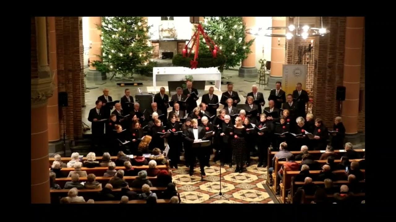 Gloria (Mass of the Children / John Rutter) - YouTube