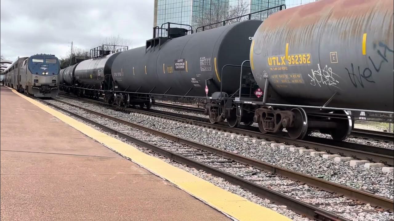 BNSF 3772 Manifest Train with Ferromex SD70ACe 4020 Trailing and TRE 1002 with 570 EBJ Union ...