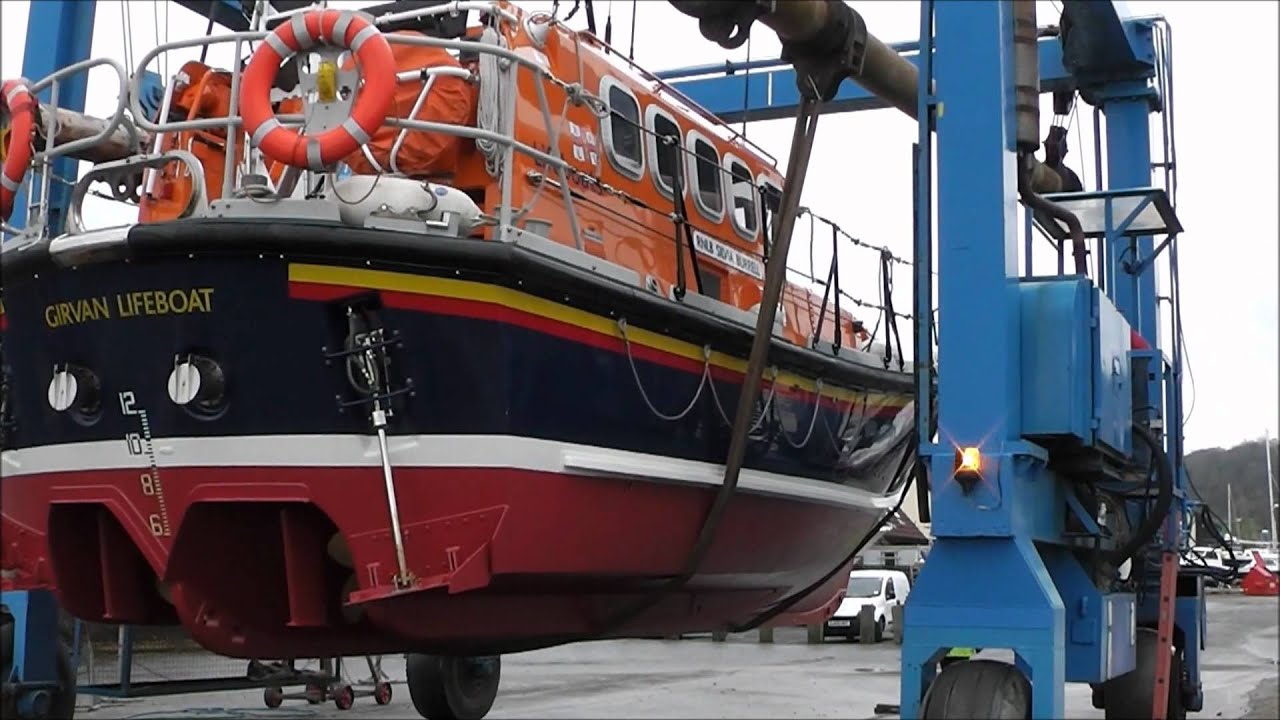 Girvan Lifeboat heading to Largs - YouTube