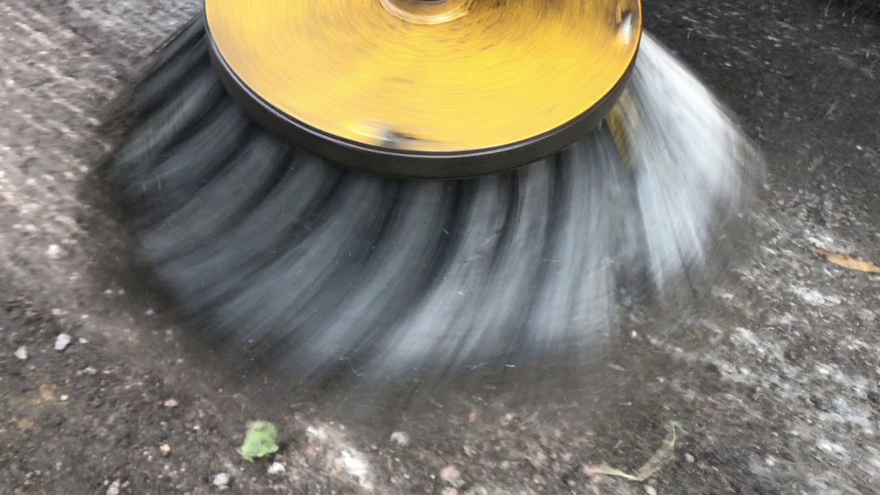 JOHNSTON VT652 ROAD SWEEPER - JM CLARK LTD - YouTube