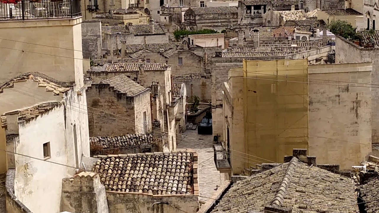 Scena James Bond Matera - YouTube