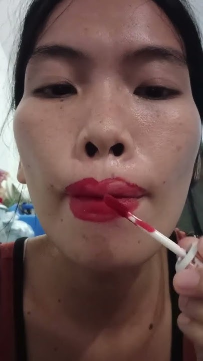 making lips bigger trick - YouTube