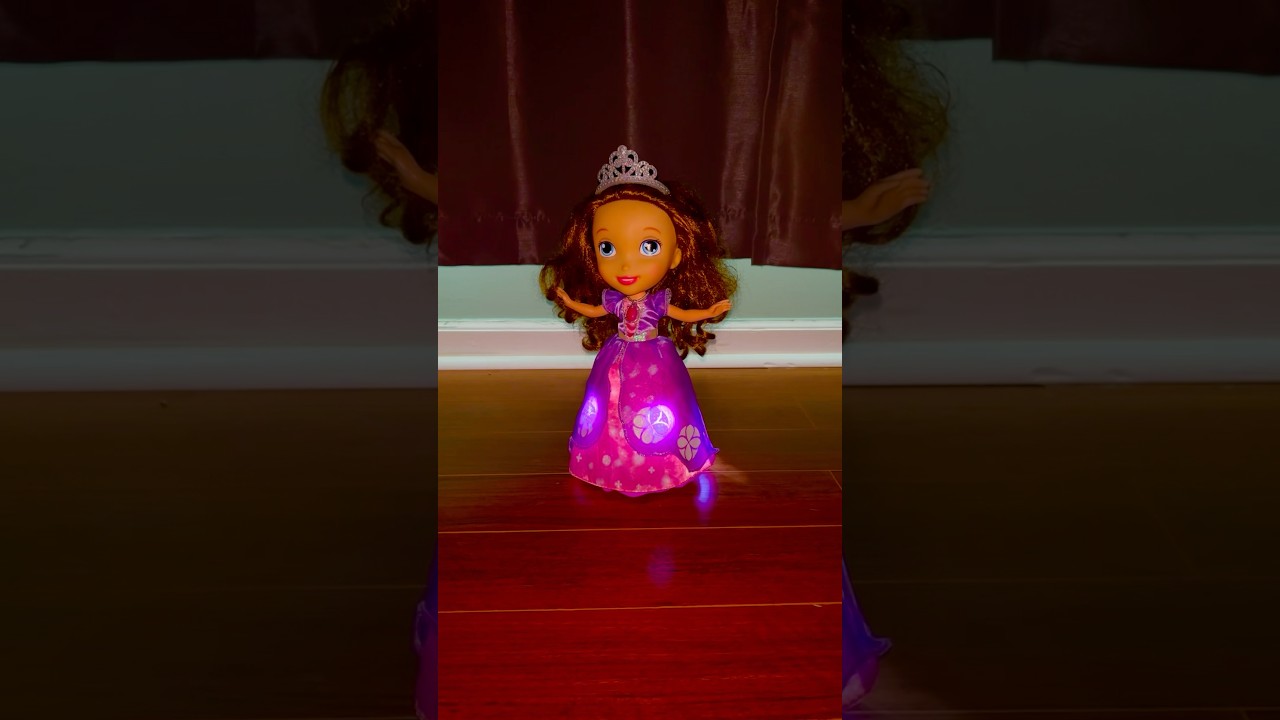 Sofia the first dancing doll - YouTube