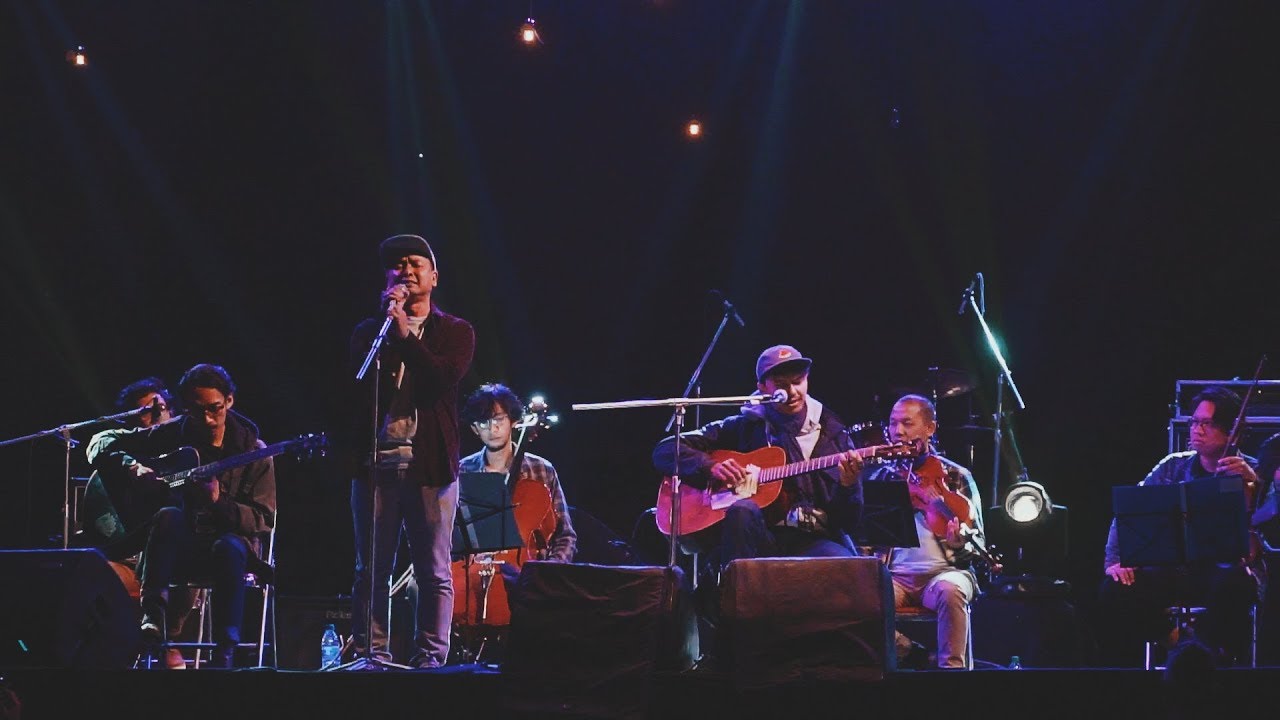 Pasir - Tigapagi feat Cholil Efek Rumah Kaca (Live at Folk Music ...