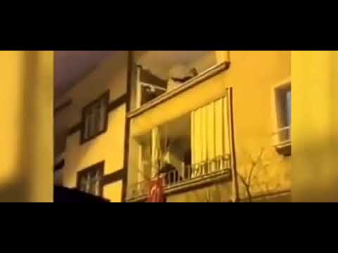 ASKER EĞLENCESİNDE DANS EDERKEN KENİNDEN GEÇTİ
