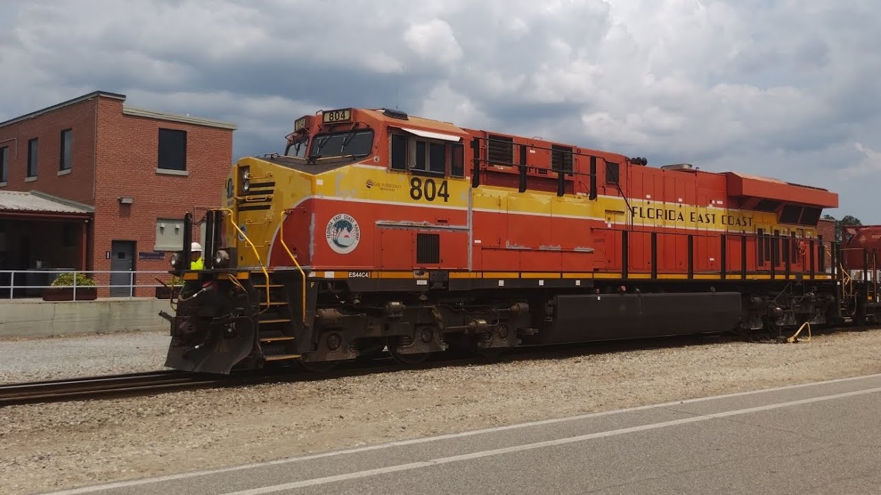 FEC 426 & 510 followed by FEC 804, 308 & 716 at FEC Bowden Yard #train #railway - YouTube