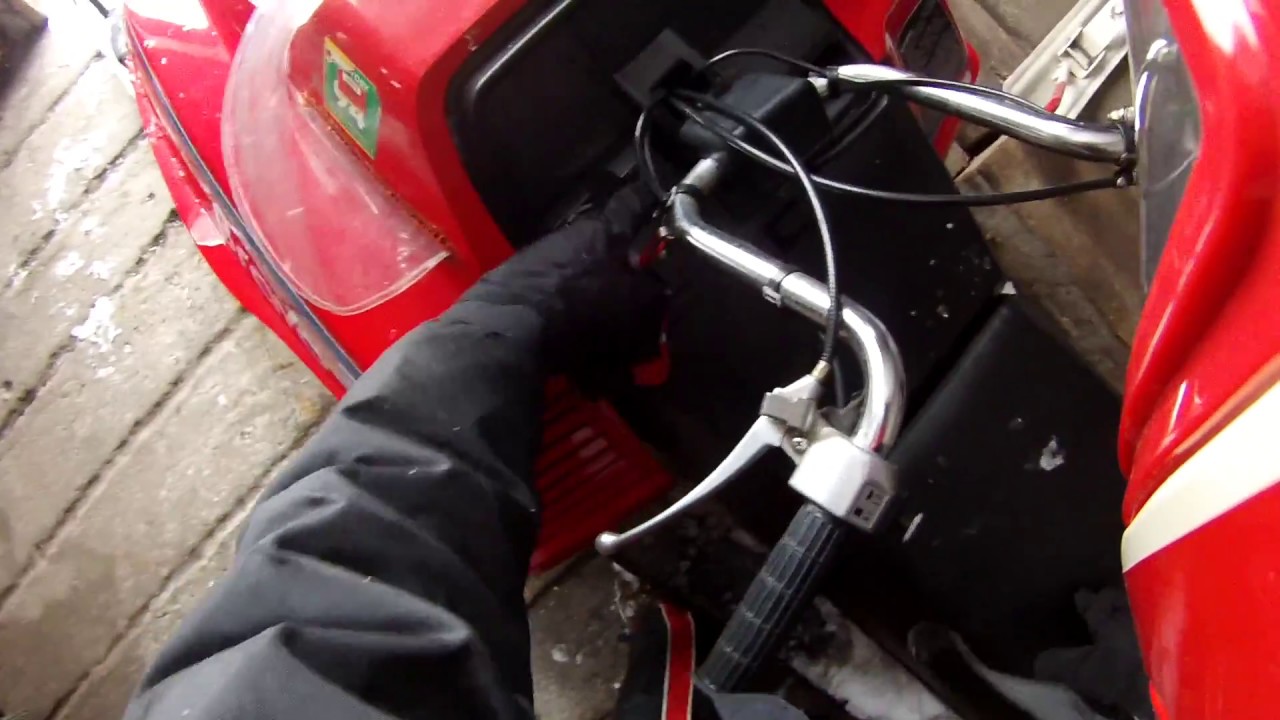 Yamaha Bravo | Vintage Snowmobile Cold Start and Powder Ride - YouTube