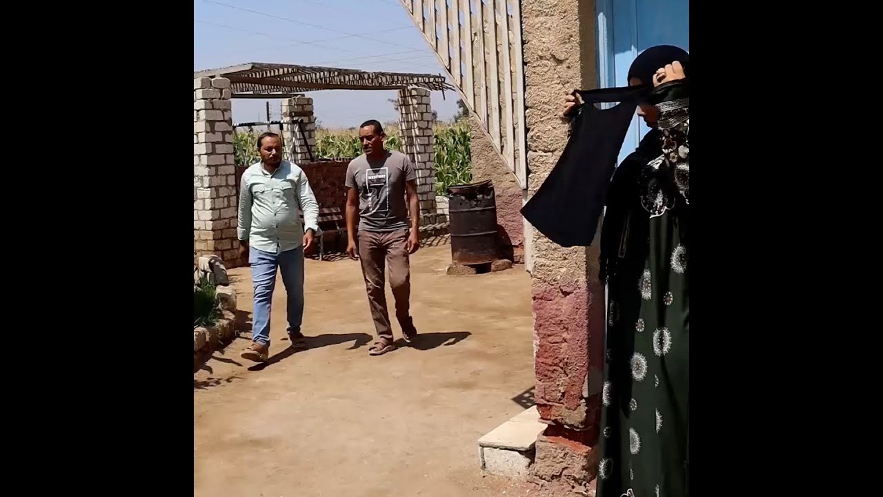 رجل شاف بنت بتلبس النقاب وتخرج وبعدها يكتشف شاب يدخل عندها المنذل Youtube