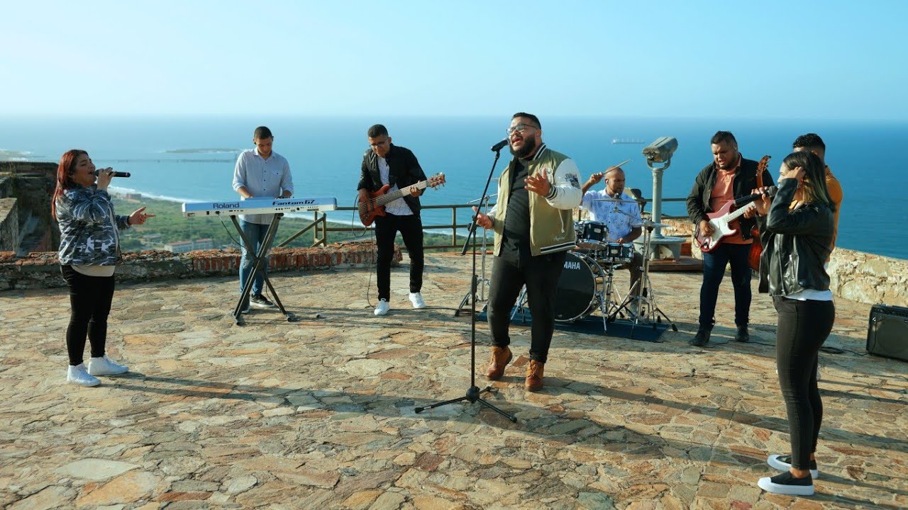 Daniel Mendoza - Uno Solo (Video Oficial) - YouTube