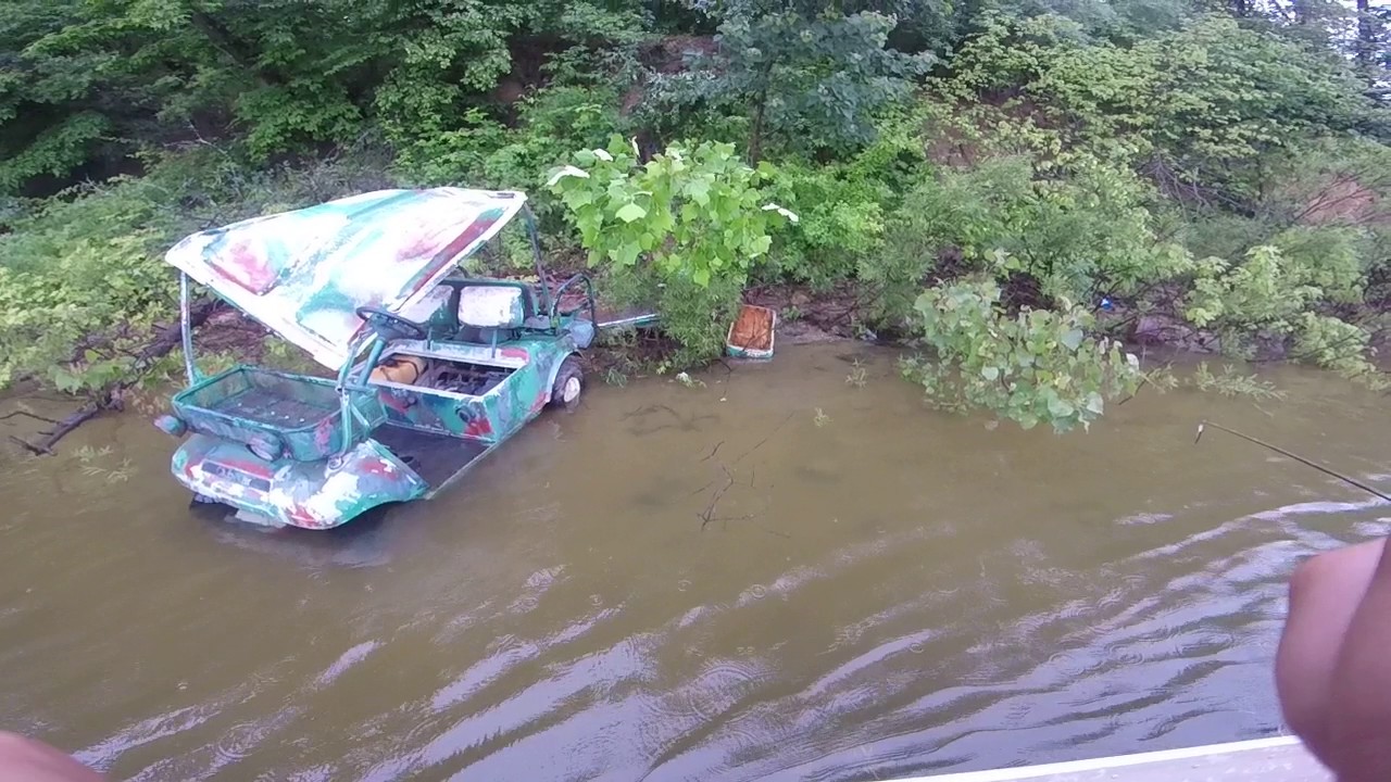 Golf Cart jumps off cliff - YouTube