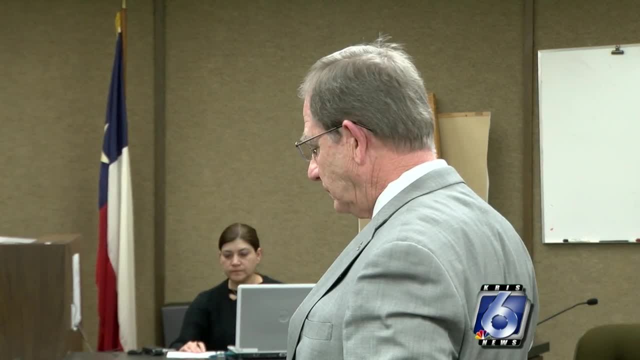 Judge Guy Williams back in court - YouTube