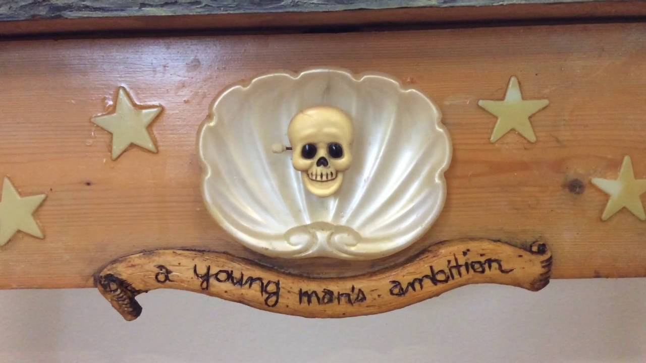 Chattering skull - YouTube