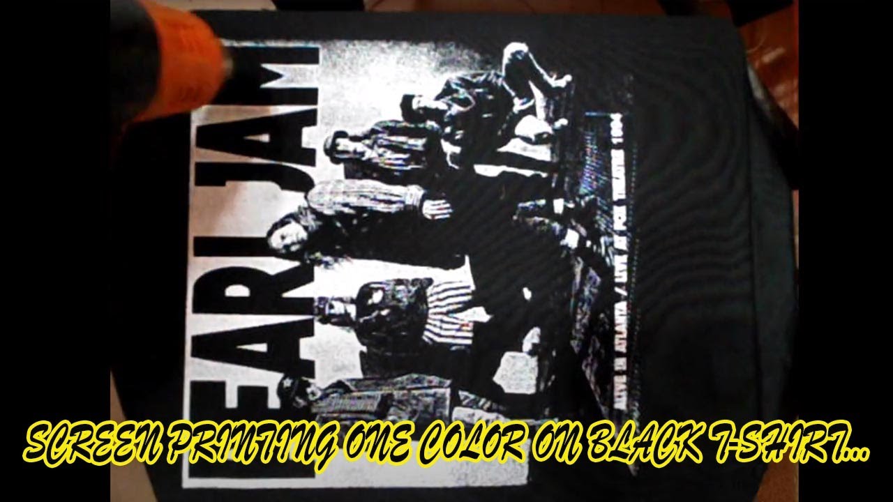 SCREEN PRINTING ONE COLOR ON BLACK T-SHIRT - YouTube