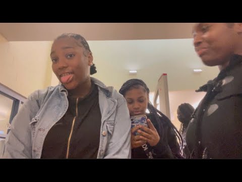 SCHOOL VLOG * FUNNY * || VLOGMAS DAY 9 || Life With Niyah Baby - YouTube