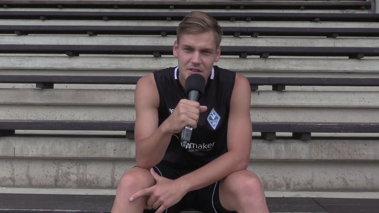 Interview mit Max Christiansen - YouTube