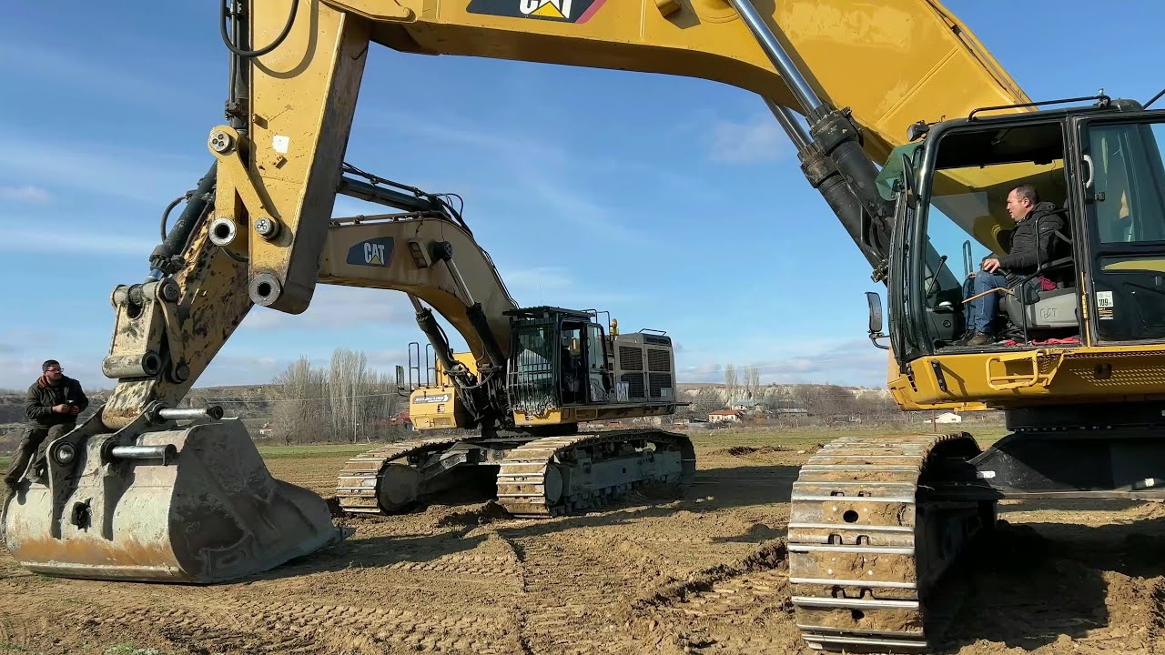 Transporting Caterpillar & Liebherr Excavators & Dozers - Mega Machines ...