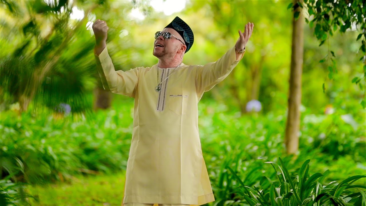 DOUDOU MANENGU - UMENITOA MBALI (Official Music Video) - YouTube