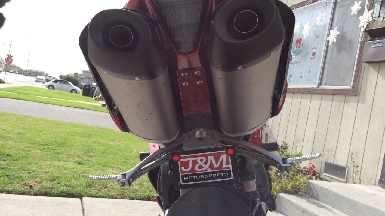 Red '07 Yamaha R1 Walkaround and Startup - YouTube