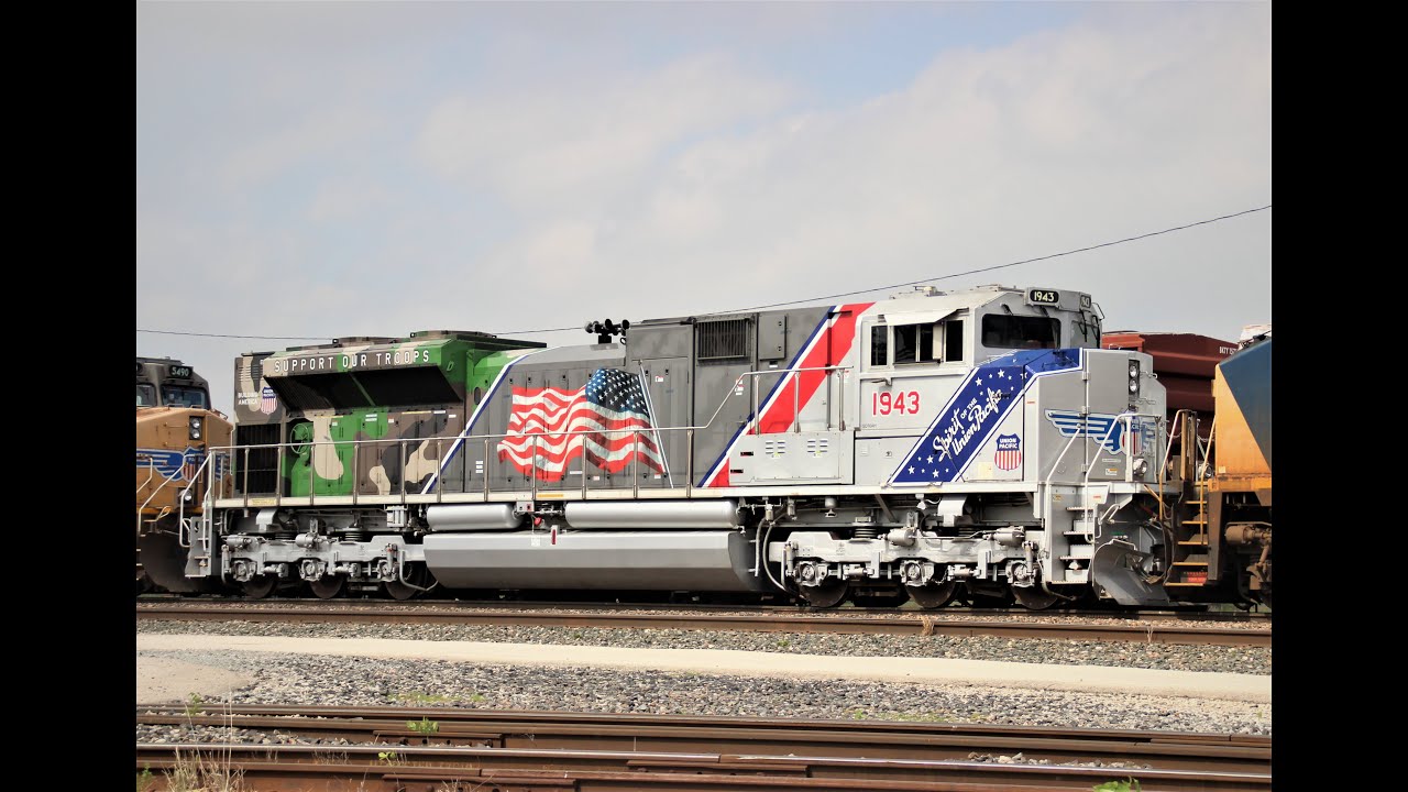 UP 5425 with 1943 in consist leads the UP MNPEW SB on the UP Parsons ...