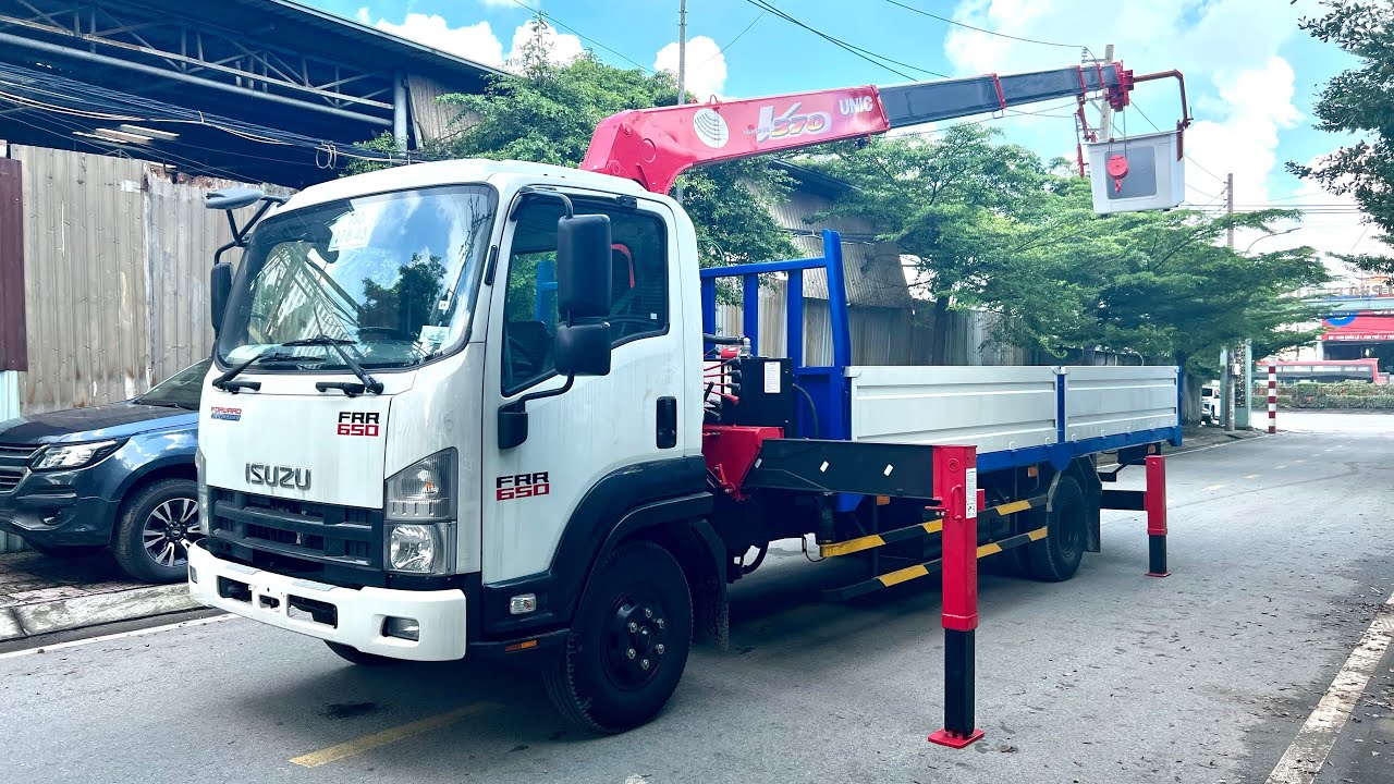 Xe cẩu 5 tấn ISUZU - Frr650 cẩu Unic 375 có rổ nâng - YouTube