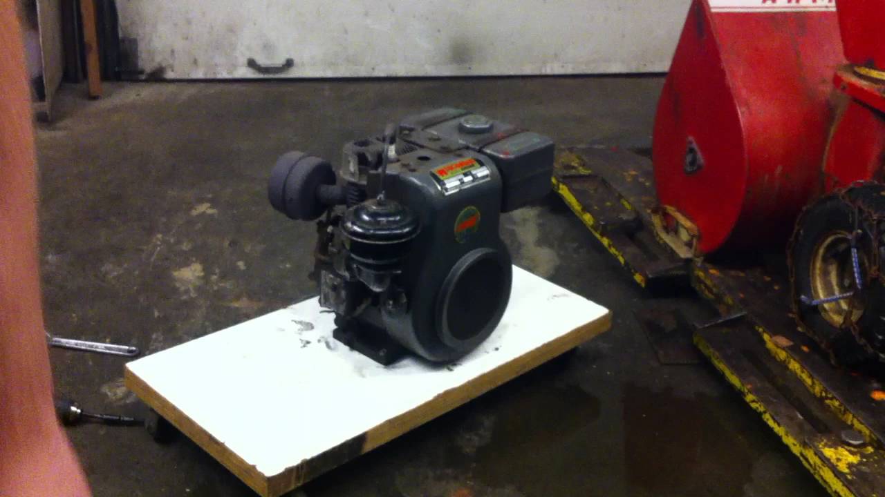 Moteur Wisconsin S8D - YouTube