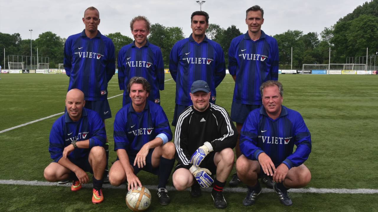 OLIVEO E1 Afsluiting jeugdvoetbal 2016 - vader tegen zoon wedstrijd - YouTube