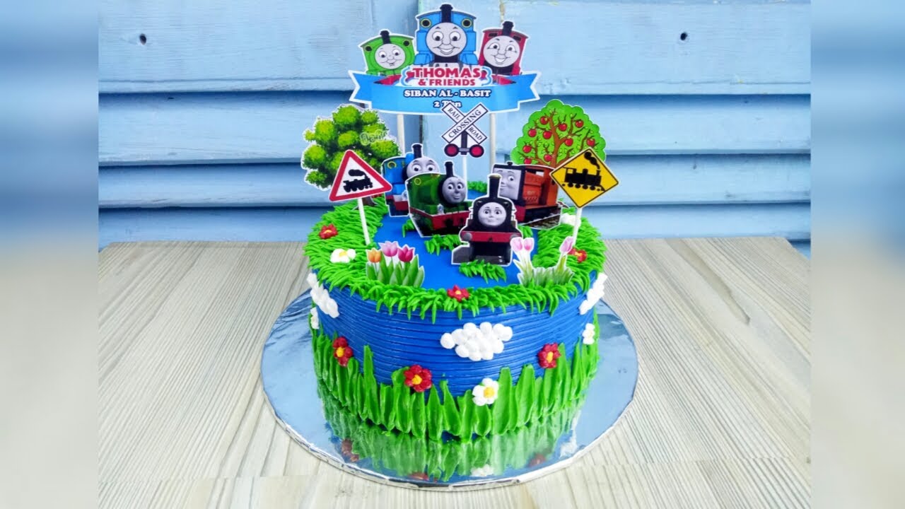 MENGHIAS KUE ULTAH THOMAS TANPA SPUIT - YouTube