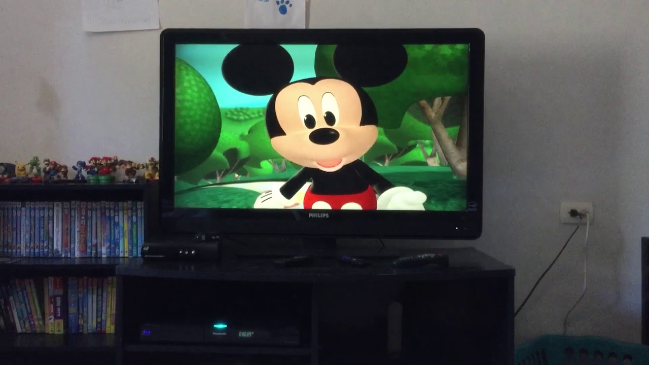 Mickey Mouse Clubhouse Mickey’s camp out theme song - YouTube