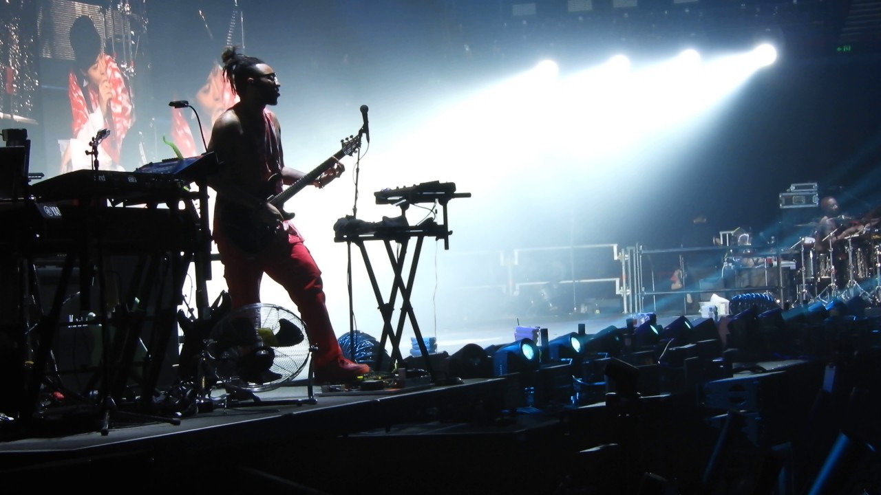 G Dragon - Brisbane concert 2017 - Crooked - YouTube