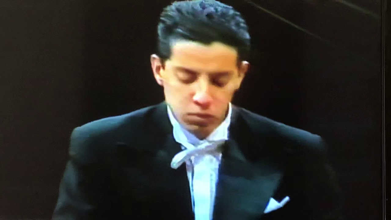 Frédéric Chopin Nocturne Op.62 No.2 in E Major♦️ Alejandro Roig - YouTube