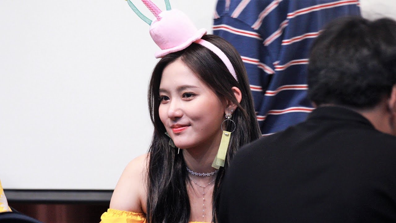 190728 네이처(Nature) 채빈(CHAEBIN) 싸인중#2 - 엔터플레이스 종로점 팬사인회 by ODS - YouTube