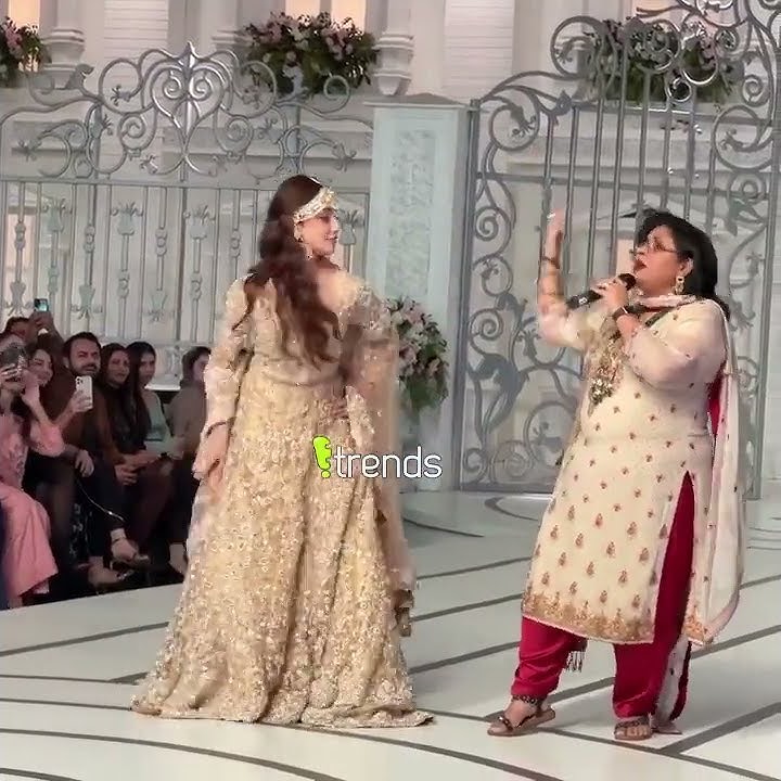 #AlizehShah slips after giving a power-packed performance with Shazia Manzoor#short # ...