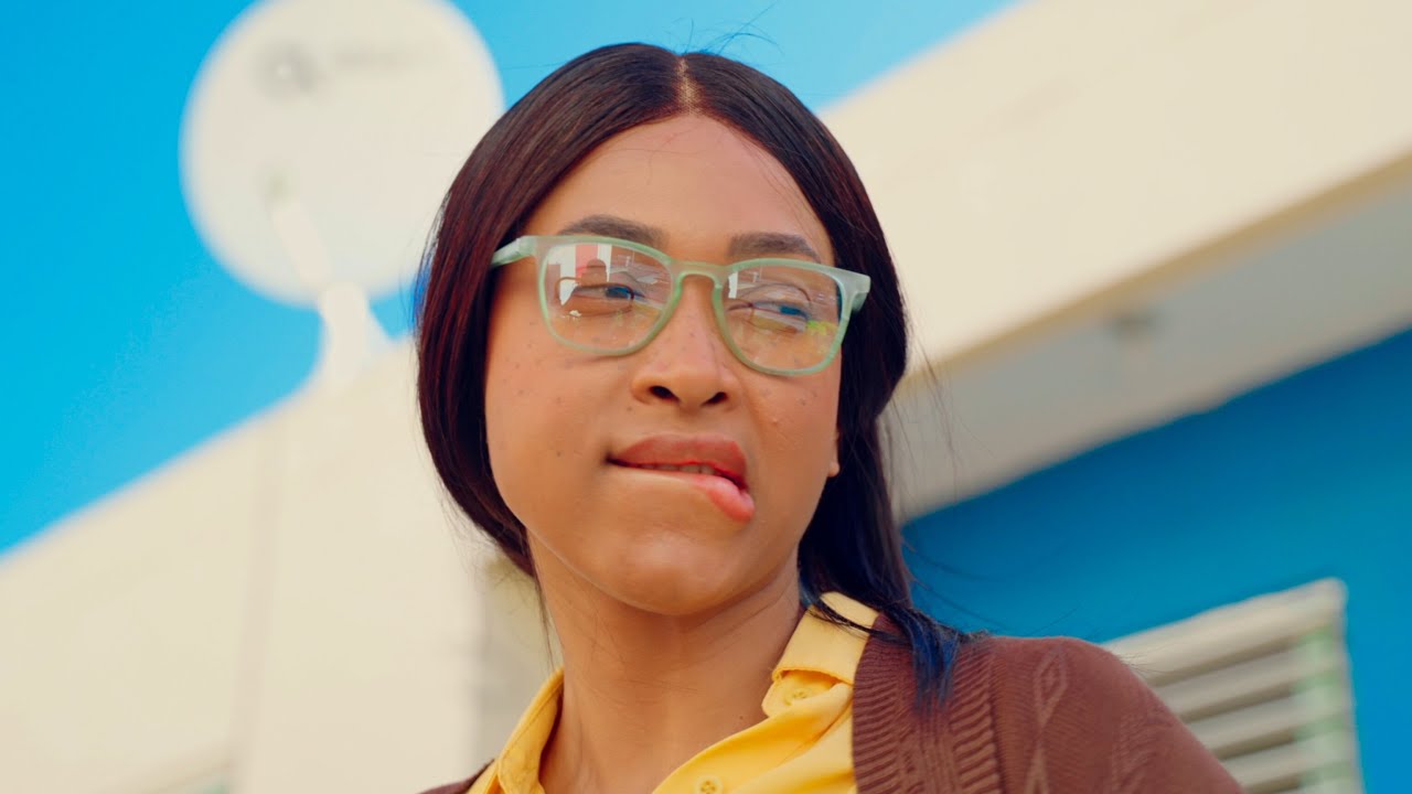 Como un hombre se amarra Aliany Garcia ( lupita tiene que ser cuero ...