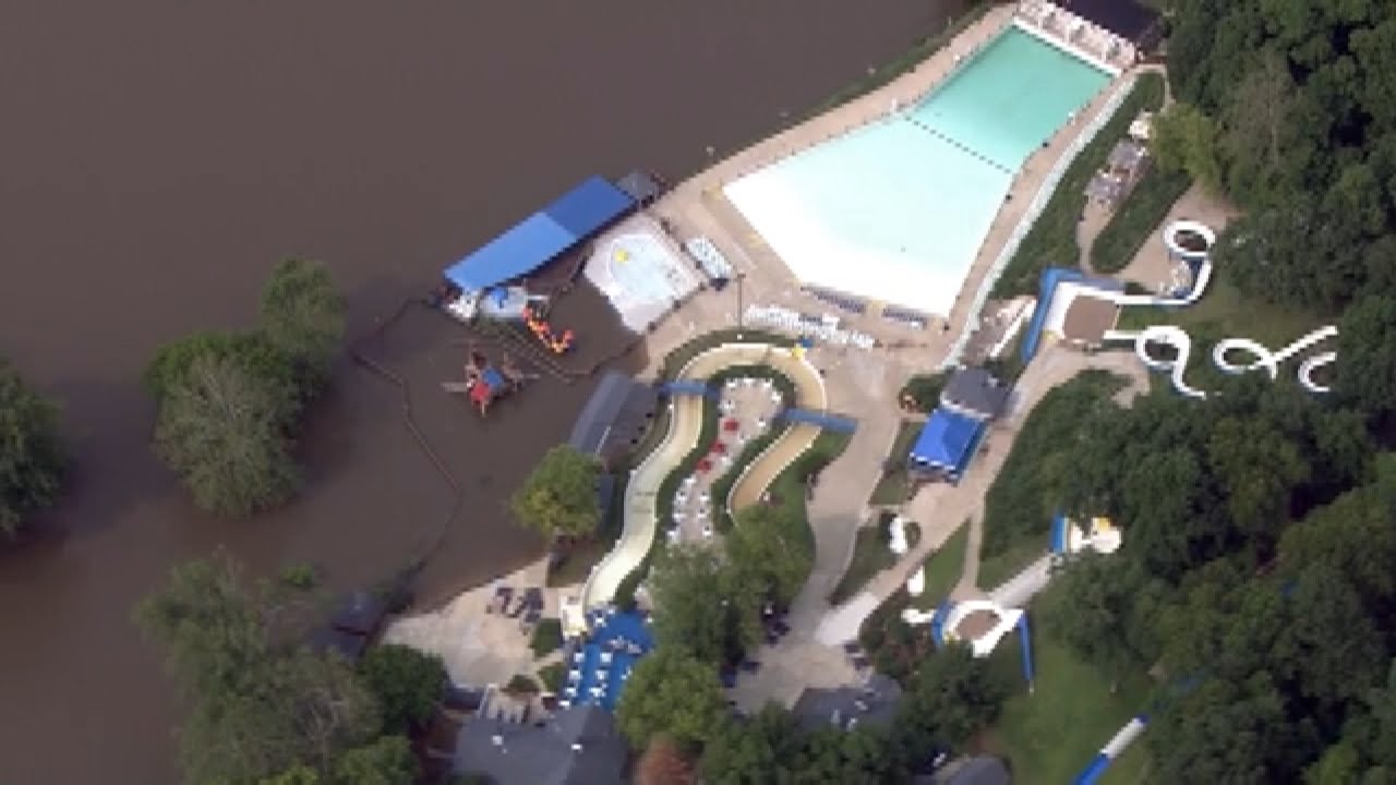 Raging Rivers Waterpark flooded by Mississippi River - YouTube