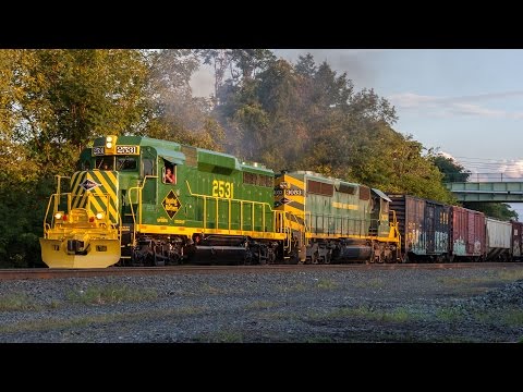 HD: RBMN 2531 Debuts on Reading Turn with new paint scheme! 09-01-14 - YouTube