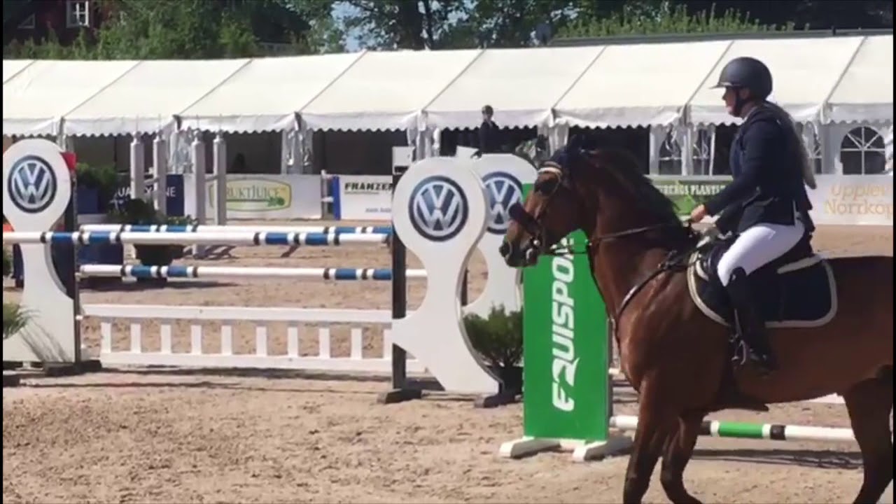 Cophana och Ellen Brunes 4a 130 Norrköping Horse Show - YouTube