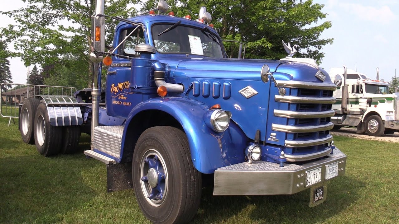 1958 Diamond T BR 921 Vintage Truck - YouTube