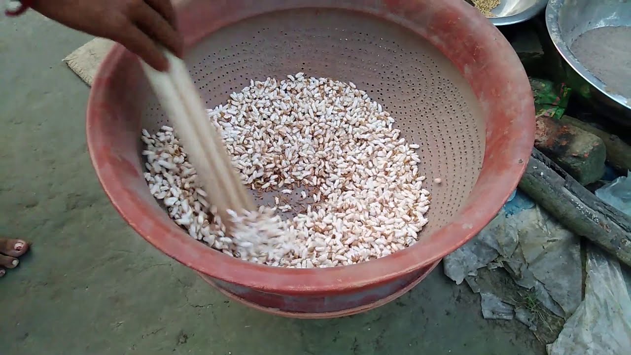 Khoi Vaja/ How they Make Puffed Rice at village/ Village Cooking Rice ...
