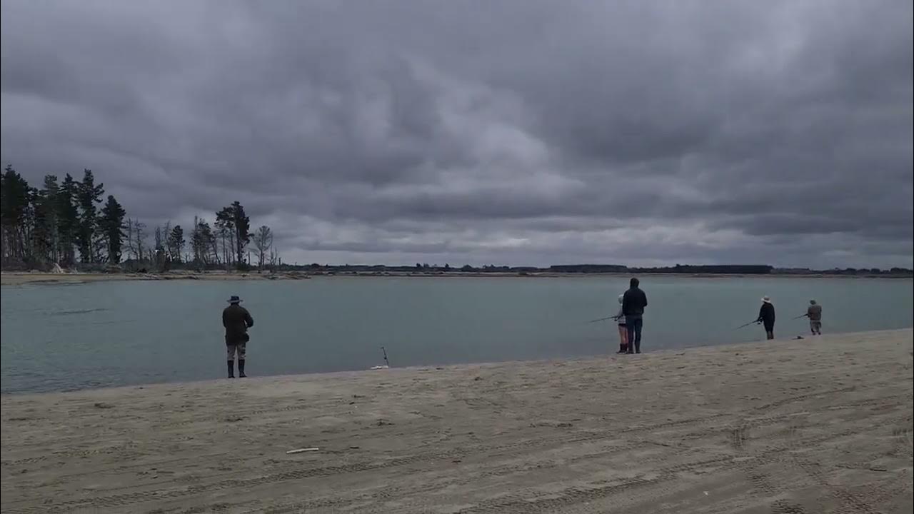 Waimakariri River Mouth Kahawai fishing 23 Jan 23 - YouTube