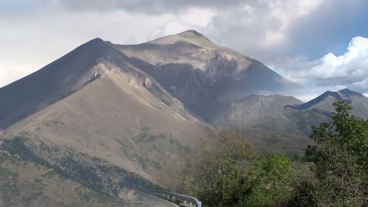 Pyrenees in a Morgan +8 Part Two - YouTube