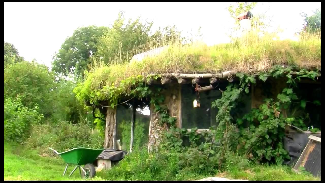 Tony Wrench Eco Roundhouse - YouTube