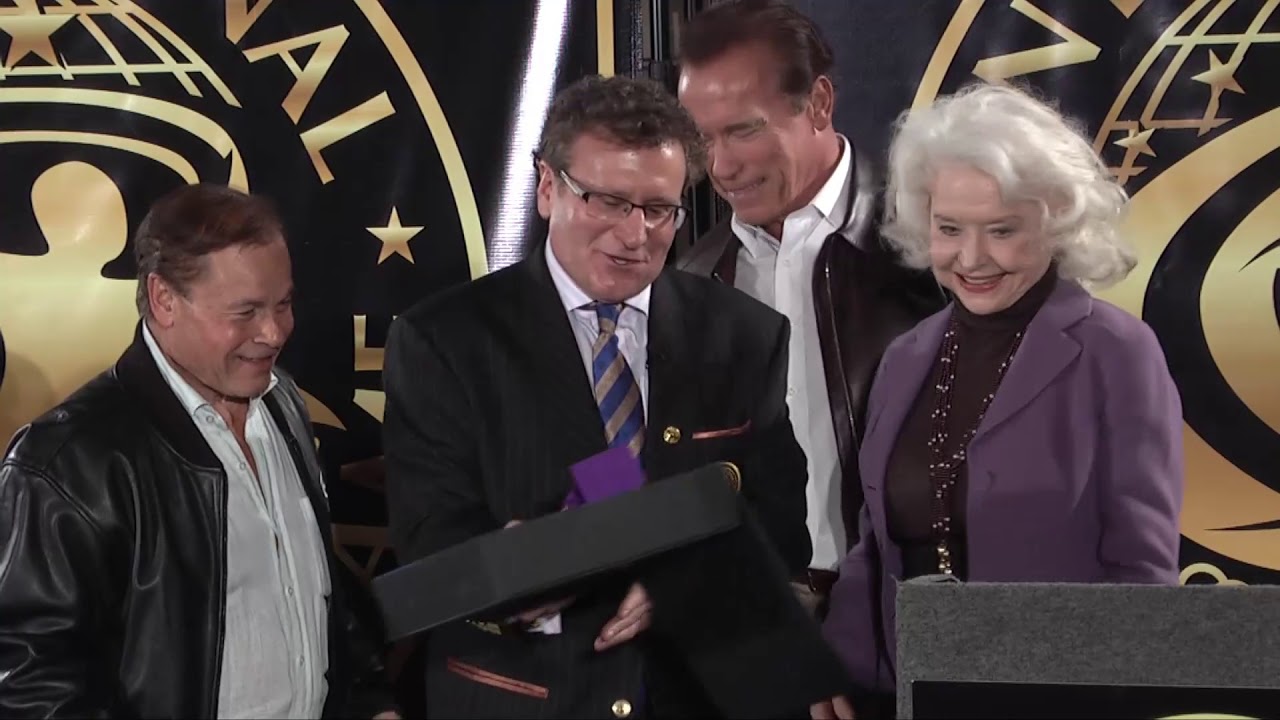 Dr. Bob - 2014 ISHoF Betty Weider speech - YouTube