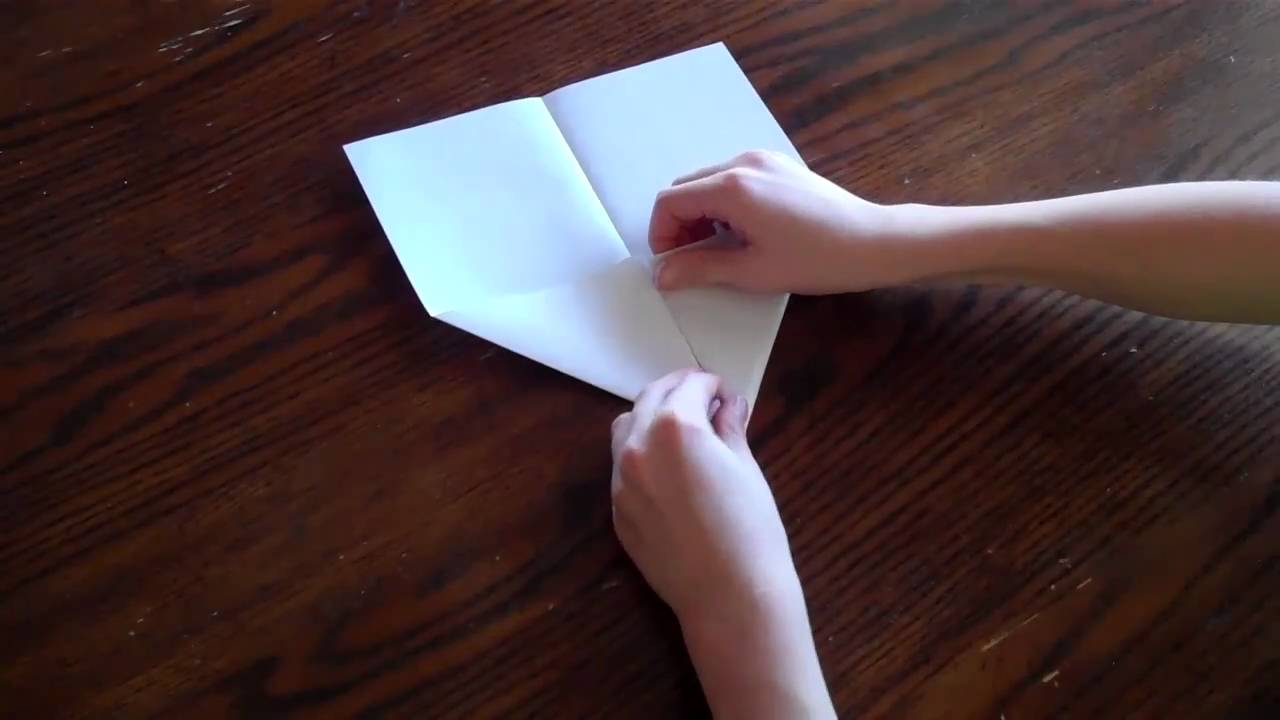 How to make the Rapier paper airplane - YouTube